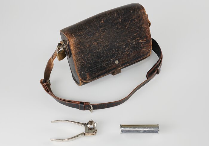 Mit fliegendem Teppich durch die Geschichte - Familienausstellung im ...